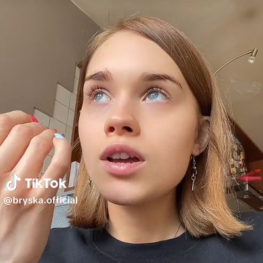 Bryska pokazała się bez peruki. Fani nie kryli zachwytu: "Peruka do ...