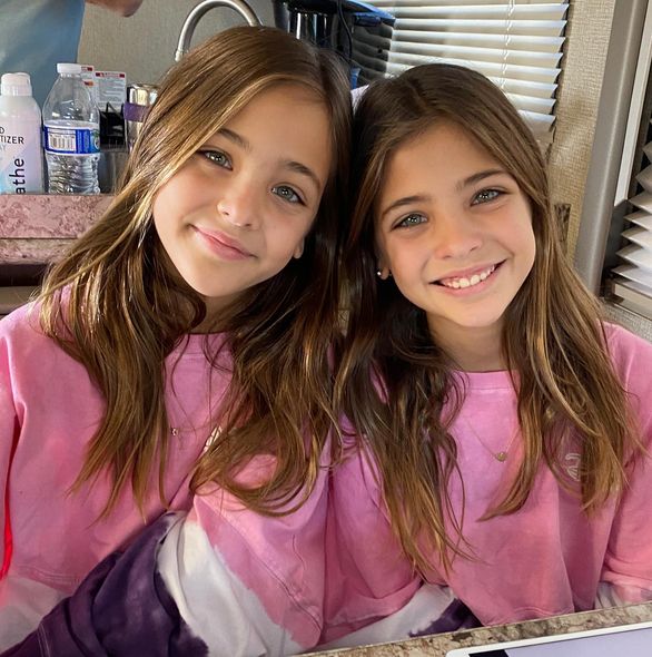 Okrzyknięto je "najpiękniejszymi bliźniaczkami na świecie". Tak dzisiaj ...