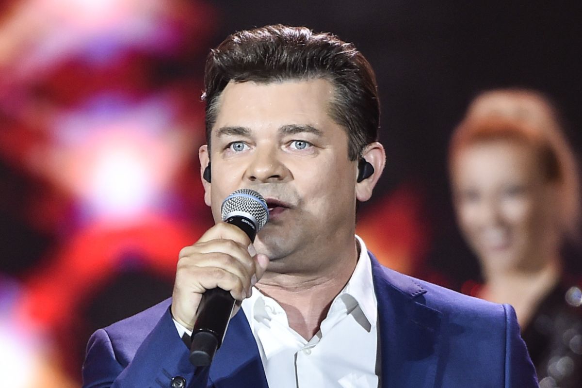 Zenek Martyniuk rywalizuje o względy wnuczki. Dostrzegł w niej wielki ...