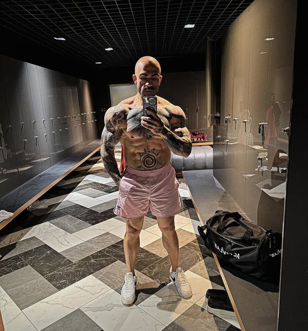 Akop Szostak jest zakochany! "Tak, spotykam się z kimś" - Pudelek