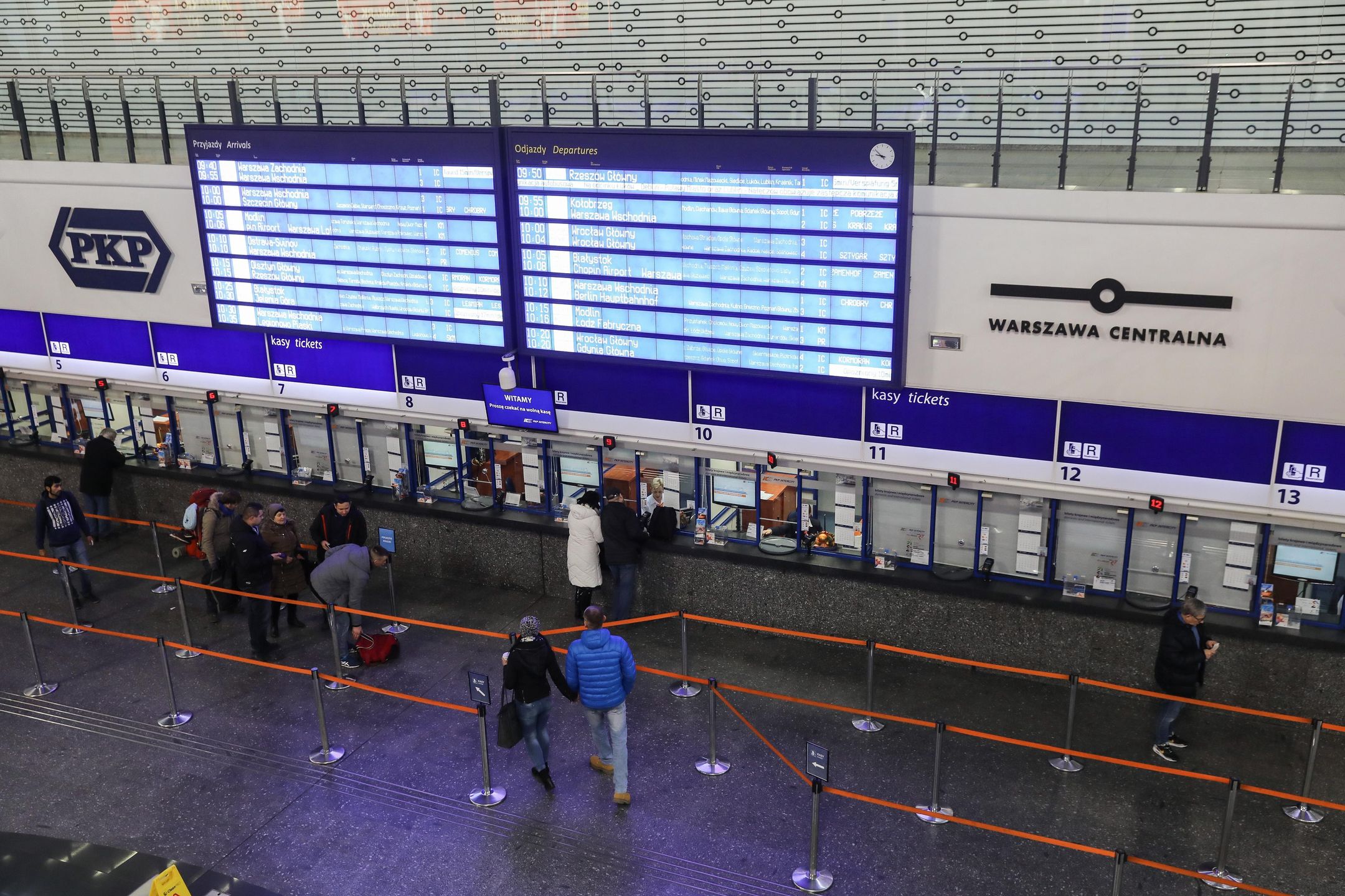 Atak nożownika na Dworcu Centralnym. Dwie osoby ranne