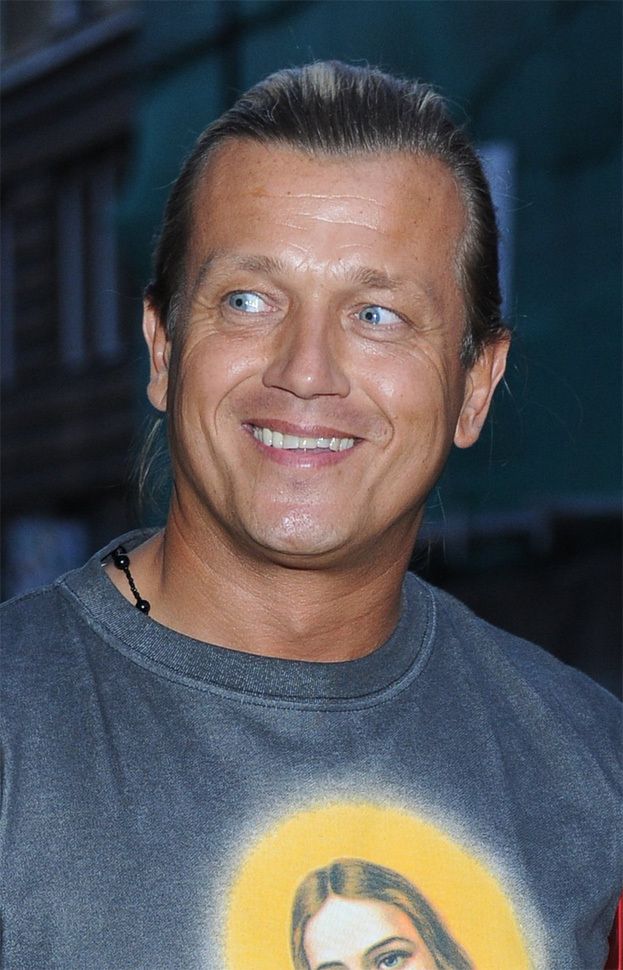 Jakimowicz WRACA... z Jezusem na bluzie! - Pudelek