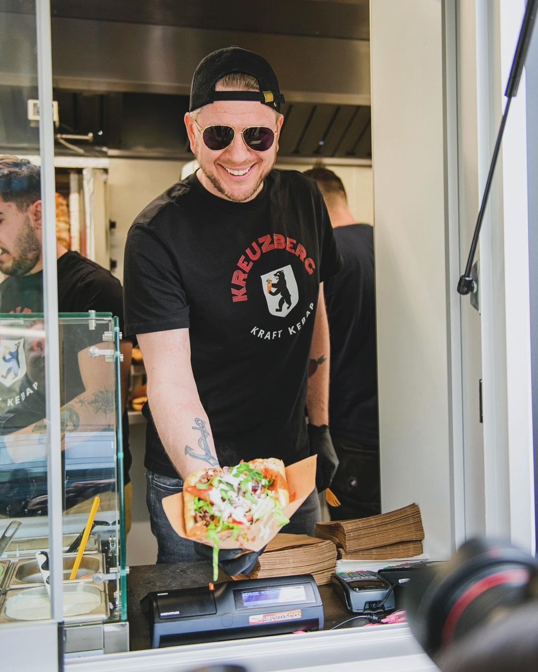 Filip Chajzer skopiował pomysł na kebab? Mocne wyniki dziennikarskiego ...