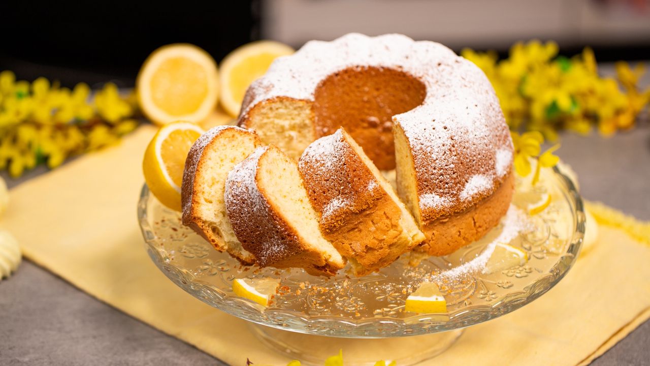 Klasyczna babka cytrynowa z cukrem pudrem. Wyrośnie jak marzenie