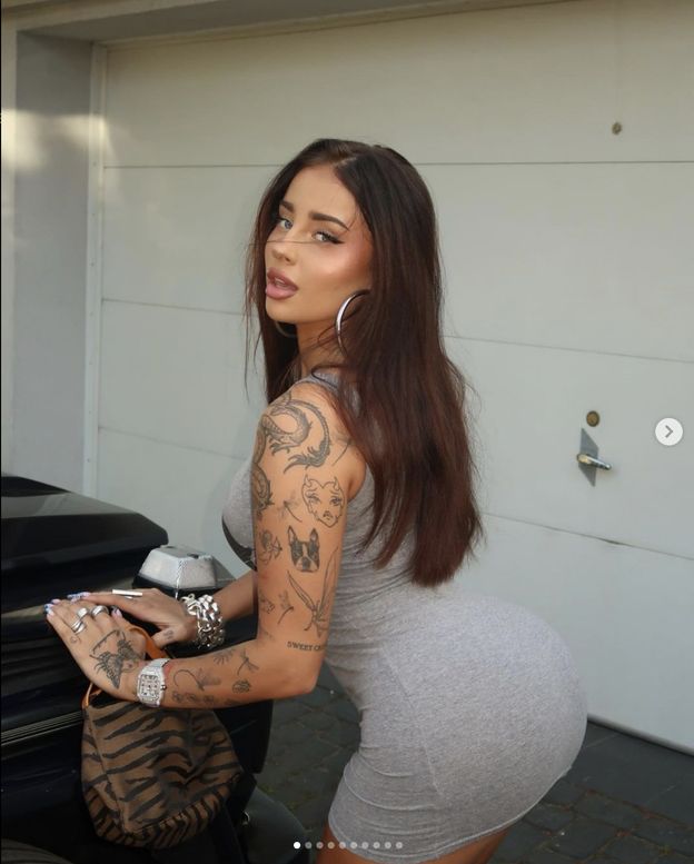 Internauta uszczypliwie o biuście Fagaty. 24-latka zareagowała - Pudelek