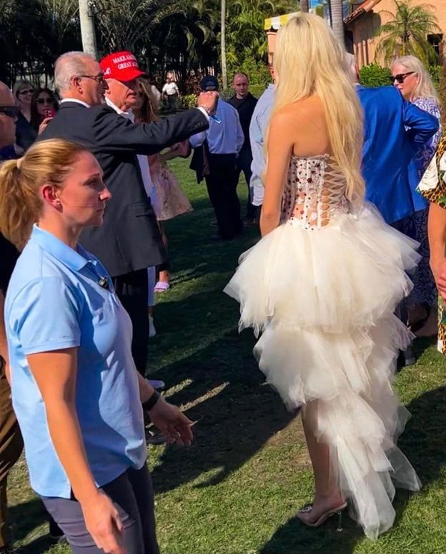 Derpienski spotkała Trumpa. "Powiedział mi, że jestem piękna" - Pudelek