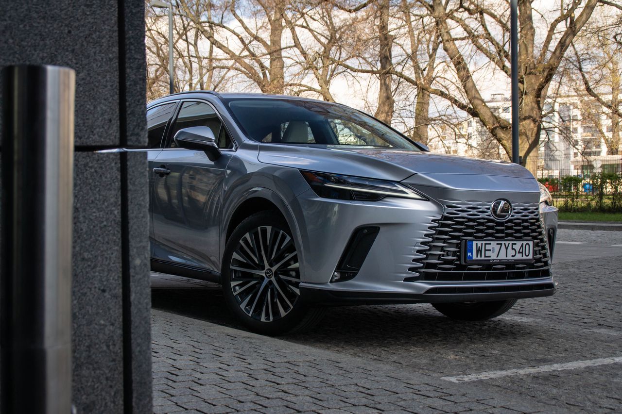 Test: Lexus RX 350h – wydoroślał, ale i tak to spalaniem robi ...
