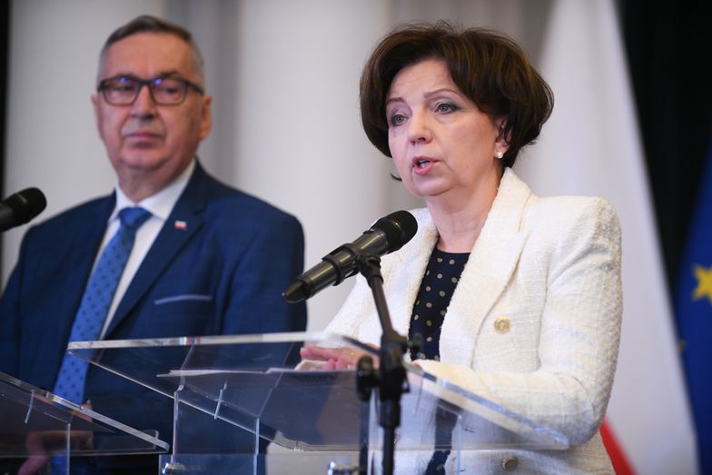 Czternasta emerytura na stałe. Rząd szykuje niespodziankę - Money.pl