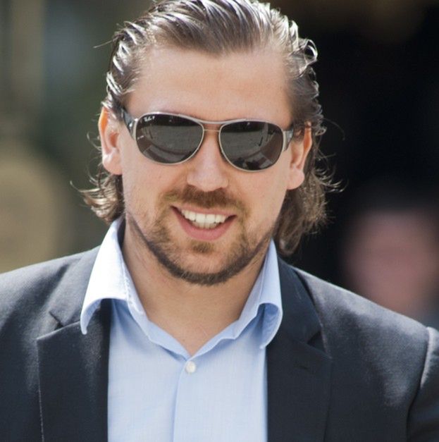 Agent Tomek MIAŁ WYPADEK! ROZBIŁ PORSCHE! - Pudelek