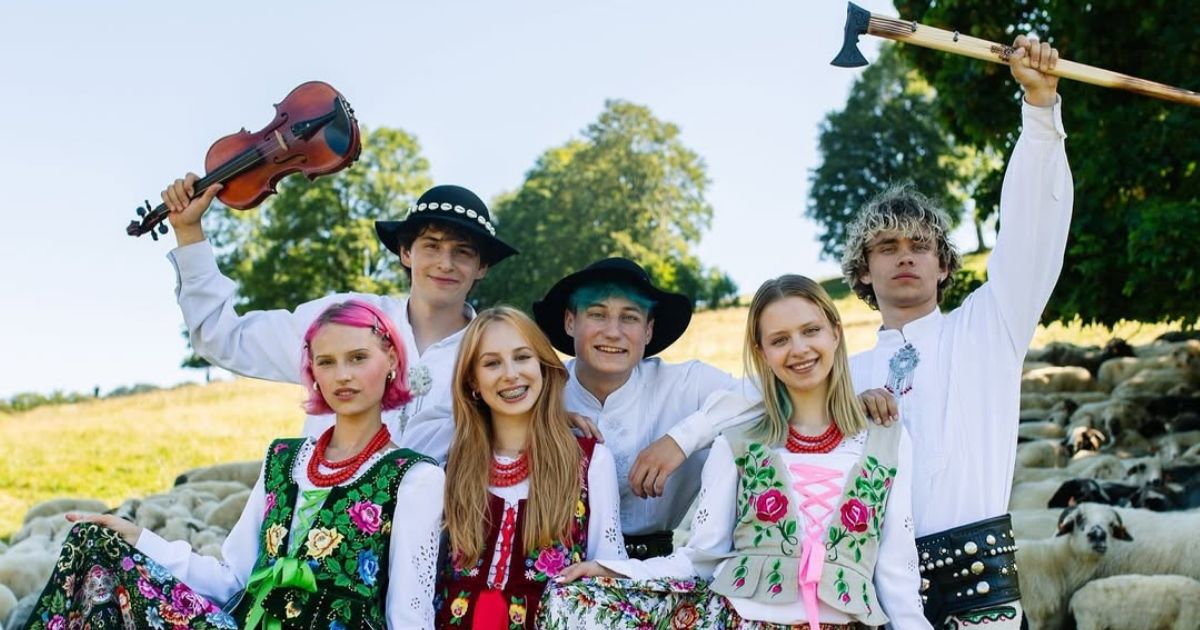 Influencerzy z BAZY hejtują Warszawę? Podają plusy i minusy stolicy - Vibez