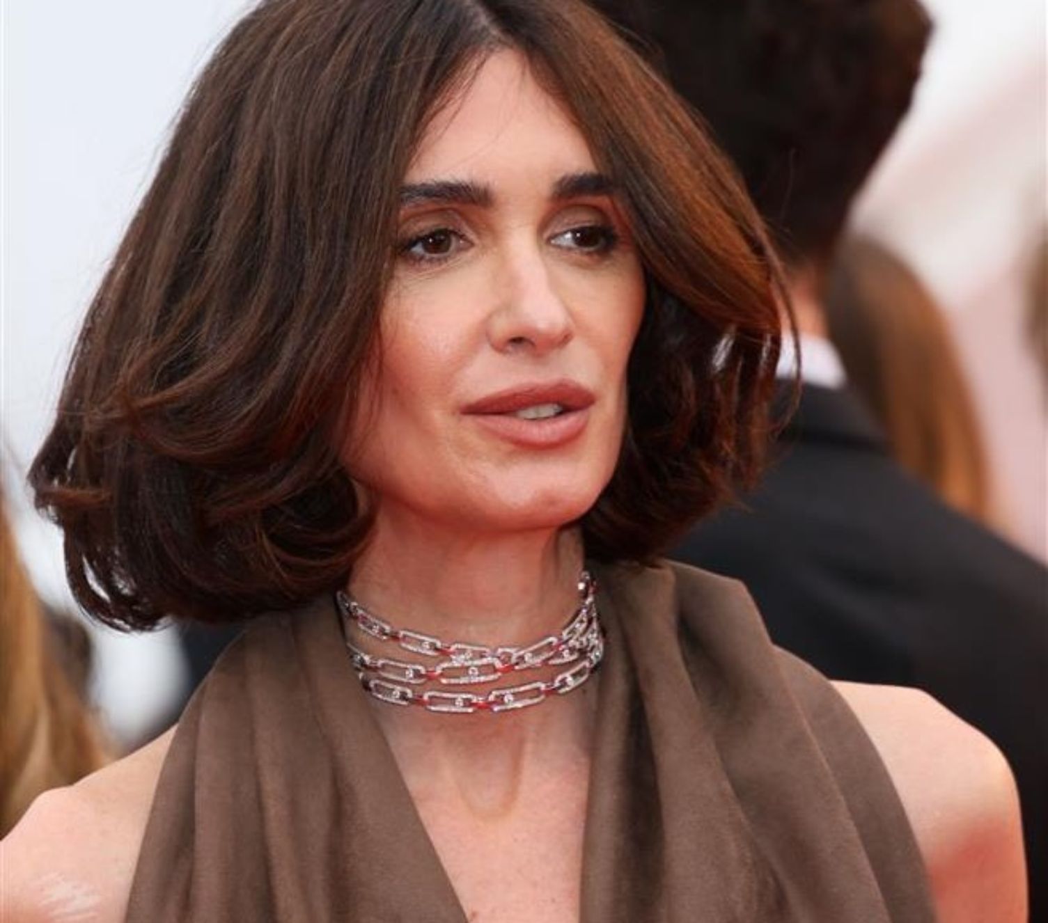 Poproś fryzjera o "riviera bob". Fryzura idealna na lato 2025