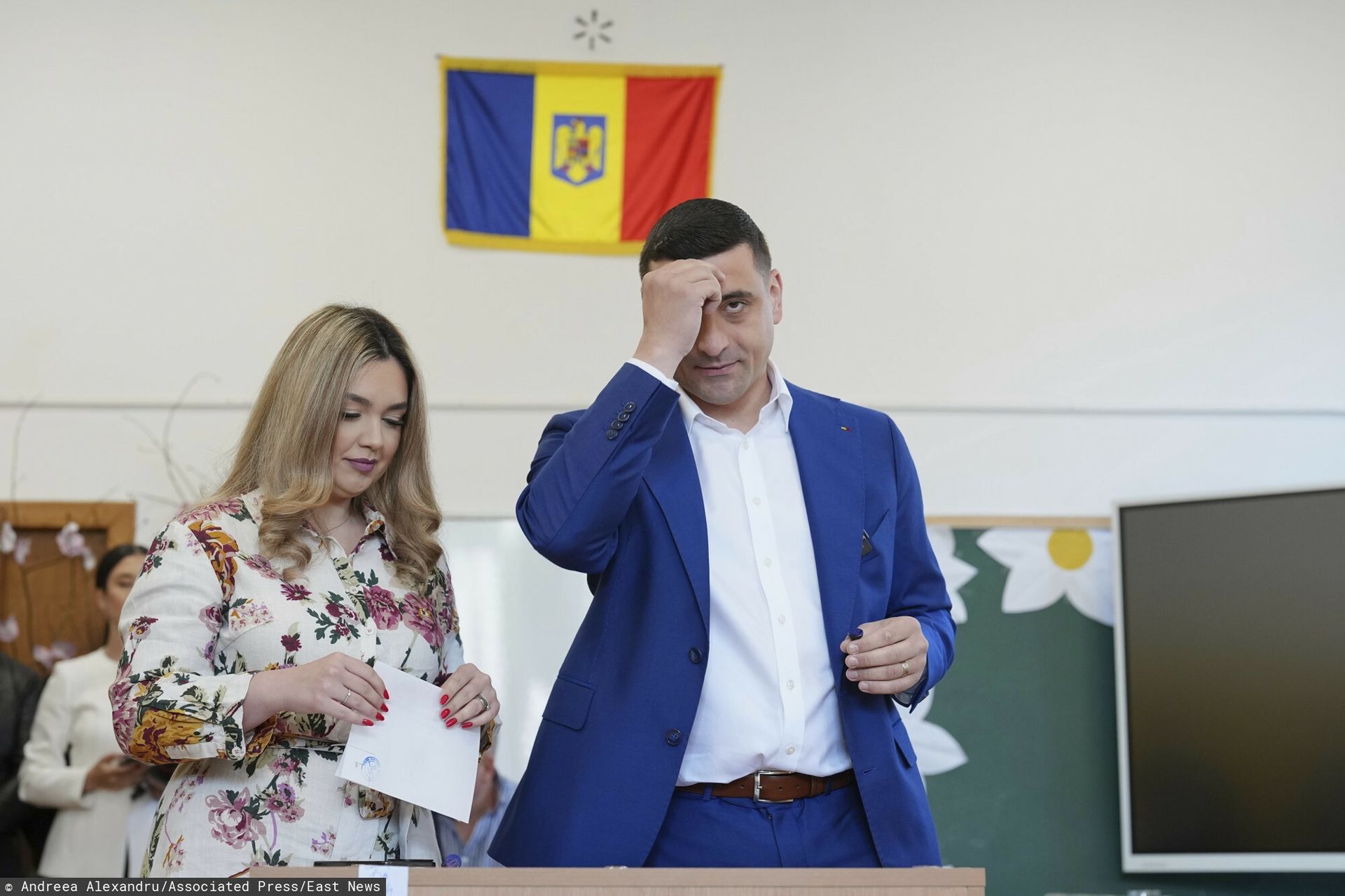 Szokujące zachowanie Simiona. Ogłosił się prezydentem