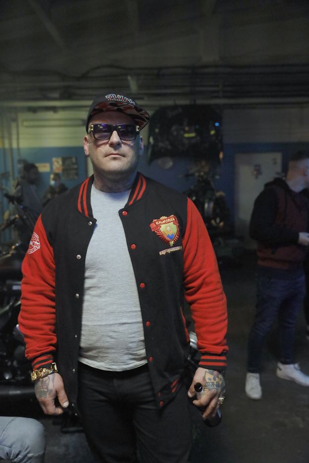 Popek wytatuował sobie twarz! Internauci zniesmaczeni. Straszne - Pudelek