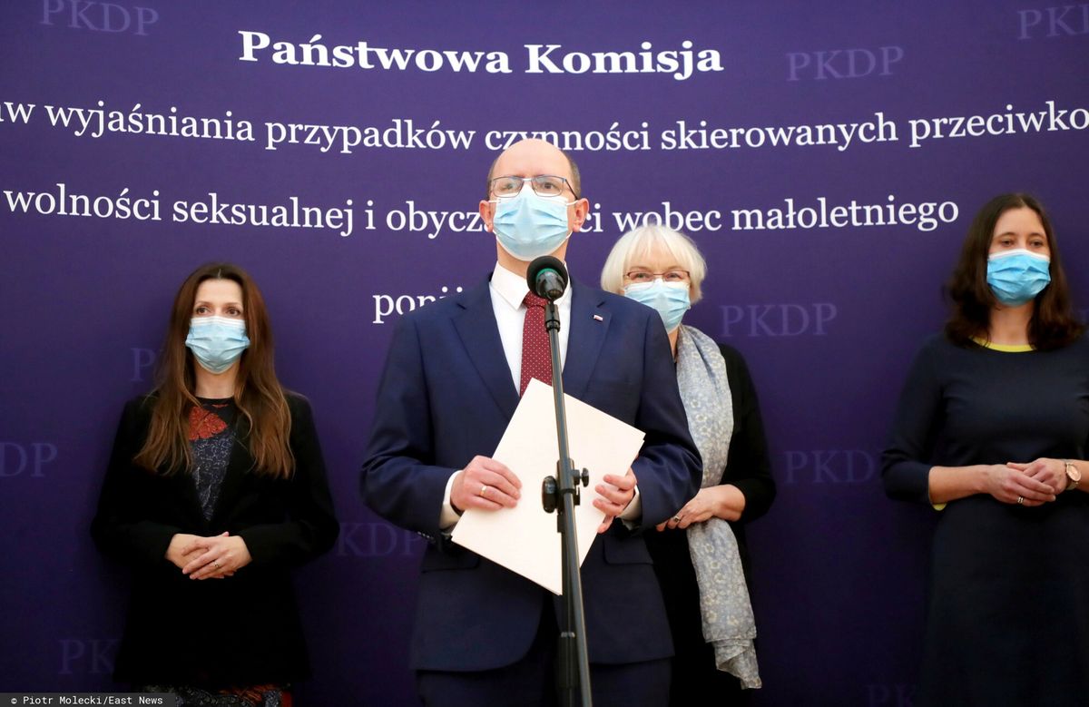 Pedofilia w Polsce. Podsumowanie pracy komisji. Wystąpiono o akta kościelne - WP Wiadomości