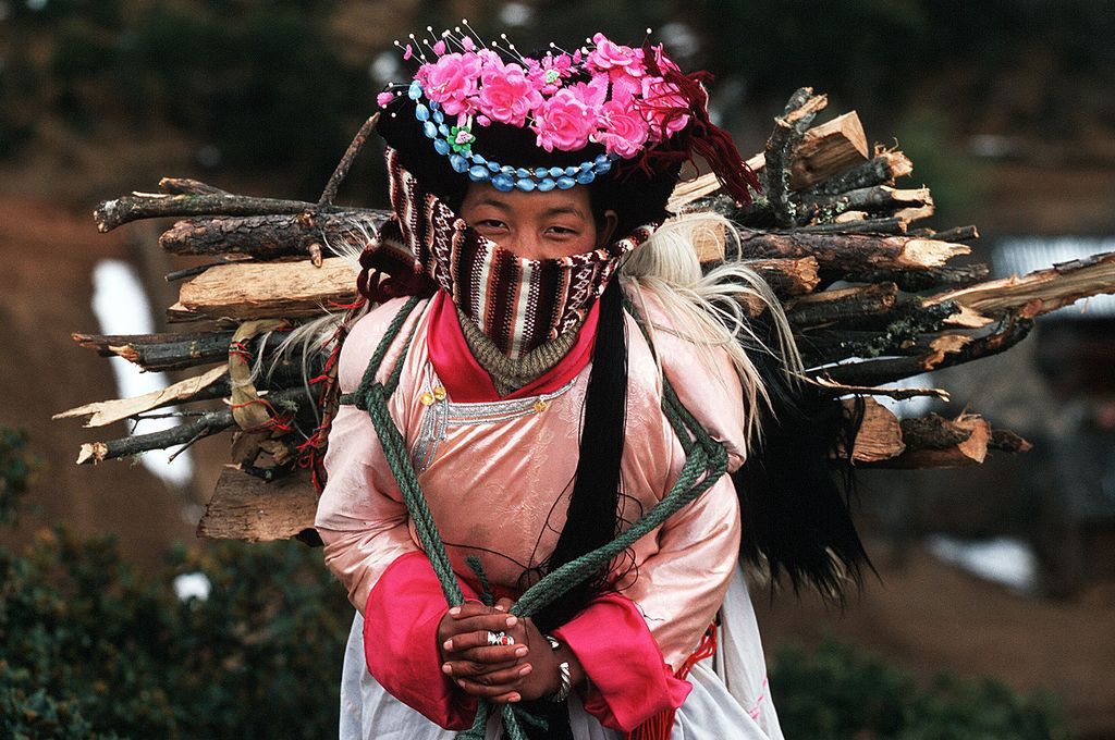 Mosuo. Królestwo kobiet i chodzonych małżeństw