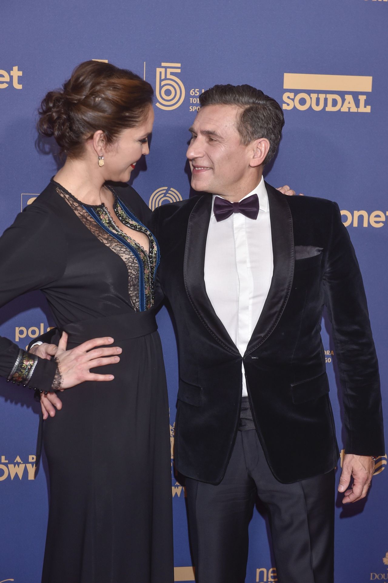 Brał ślub trzy razy. Porzucił żonę i córki dla innej kobiety