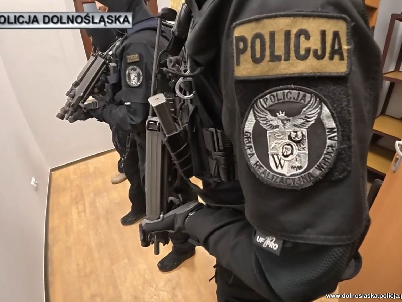 Dolnośląskie: Policja uderzyła w gang pseudokibiców