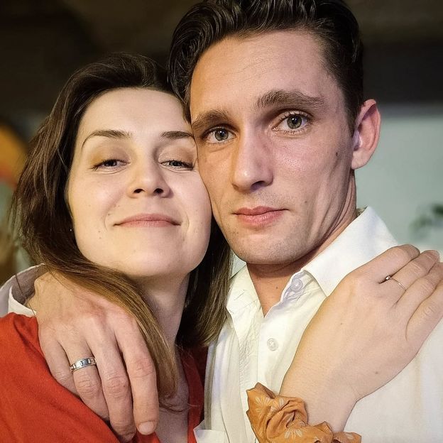 Filip Gurłacz gra z żoną w jednym serialu. Kim jest ukochana partnera ...