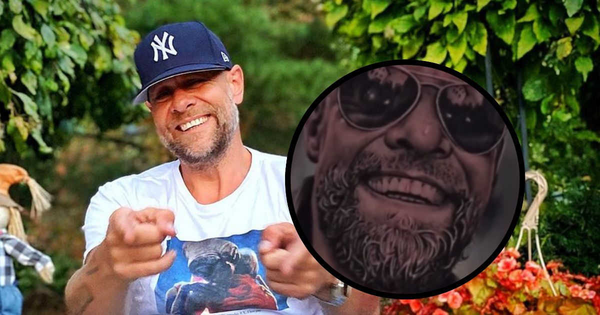 Jest ogromnym fanem Tedego. Udowodnił to tatuażem - Vibez