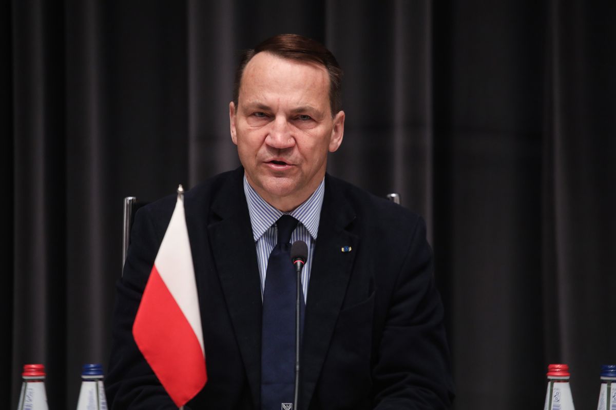 Sikorski odwołał Rachonia z Waszyngtonu. "Był nietykalny" - WP Wiadomości