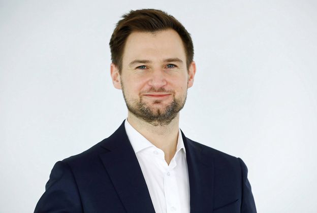 Dlaczego ubezpieczenia komunikacyjne drożeją? Wywiad z prezesem firmy ...