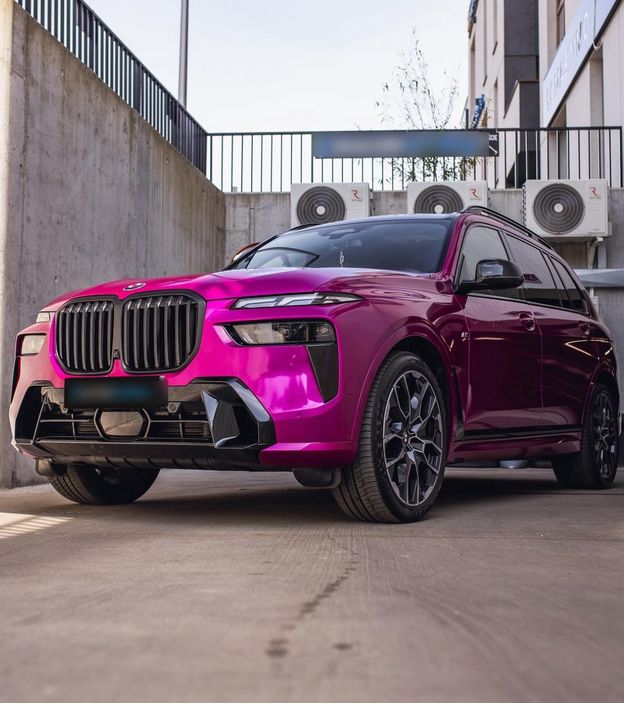 Nowe auto Skolima. Cena? Kosmiczna - Pudelek