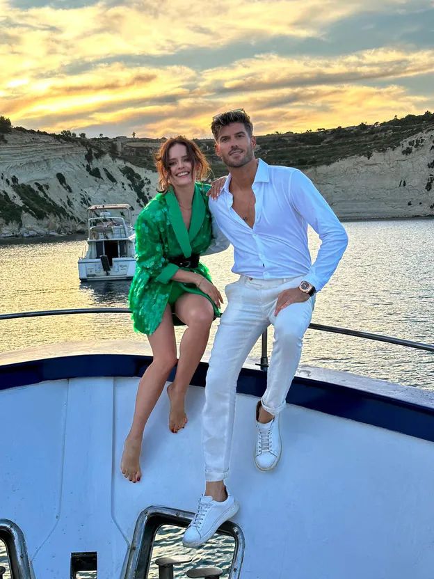 Michał Piróg jako reporter kłóci się na ściance z Joanną Koroniewską ...