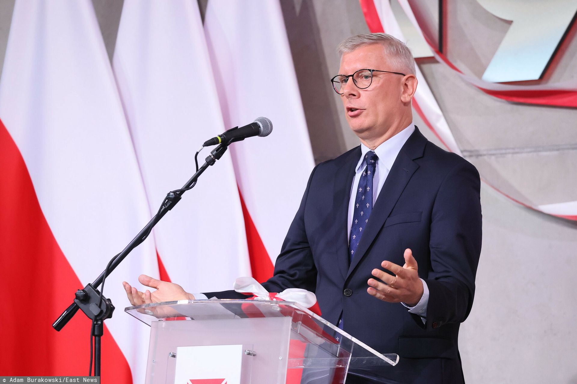 Cenckiewicz odzyska dostęp? "Nikt z rządu nie musi"