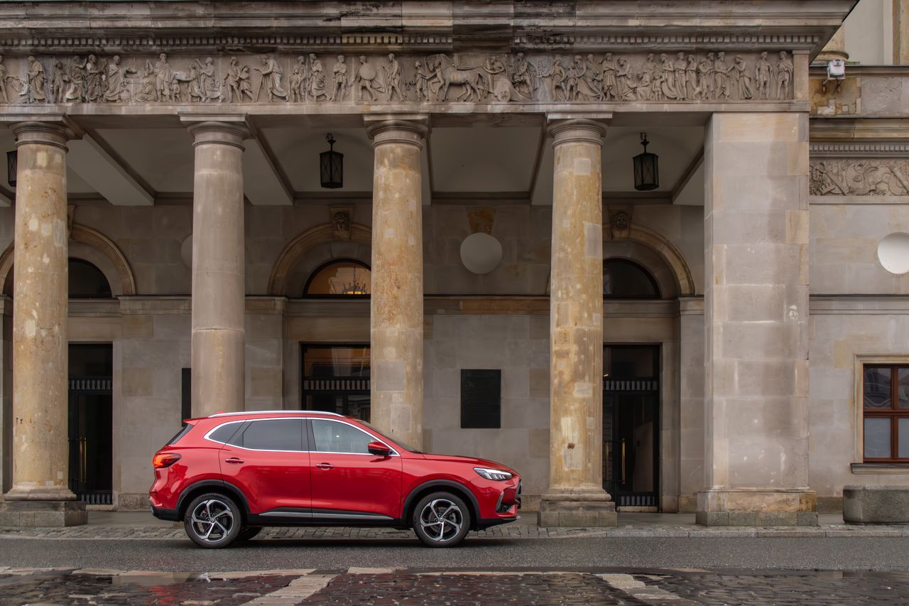 Test: MG HS Exclusive – z dużej chmury mały deszcz