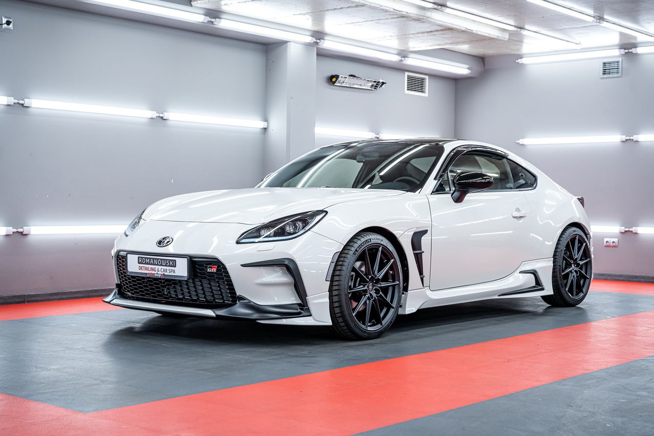 Ta Toyota GR86 wygląda obłędnie. To wszystko można zamówić w Polsce