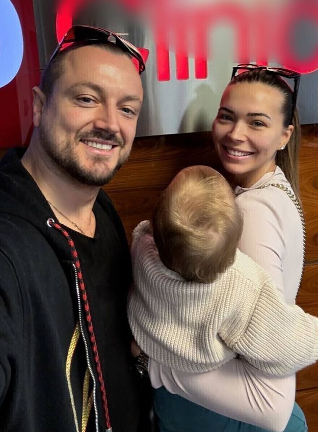 Baron opublikował fotkę z synem i Kubicką. Rozwód w tym miesiącu - Pudelek