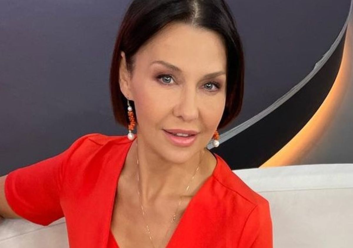 W czerwieni jej do twarzy. W takiej sukience Anna Popek poprowadziła ...