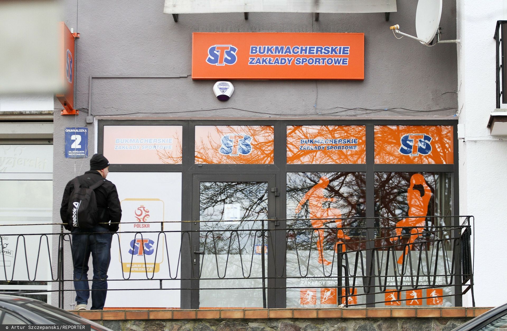 Znany bukmacher ukarany. Odpowiada na zarzuty