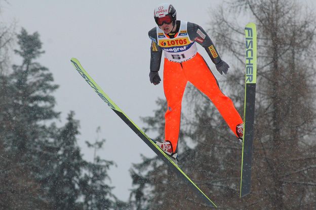 Podano szczegóły pogrzebu 37-letniego skoczka narciarskiego - Pudelek