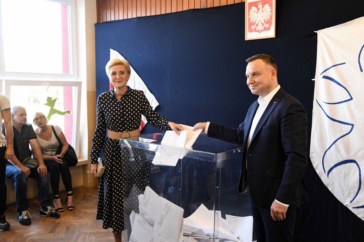 Wybory parlamentarne 2019. Prezydent Andrzej Duda i Jarosław Kaczyński zagłosowali - WP Wiadomości