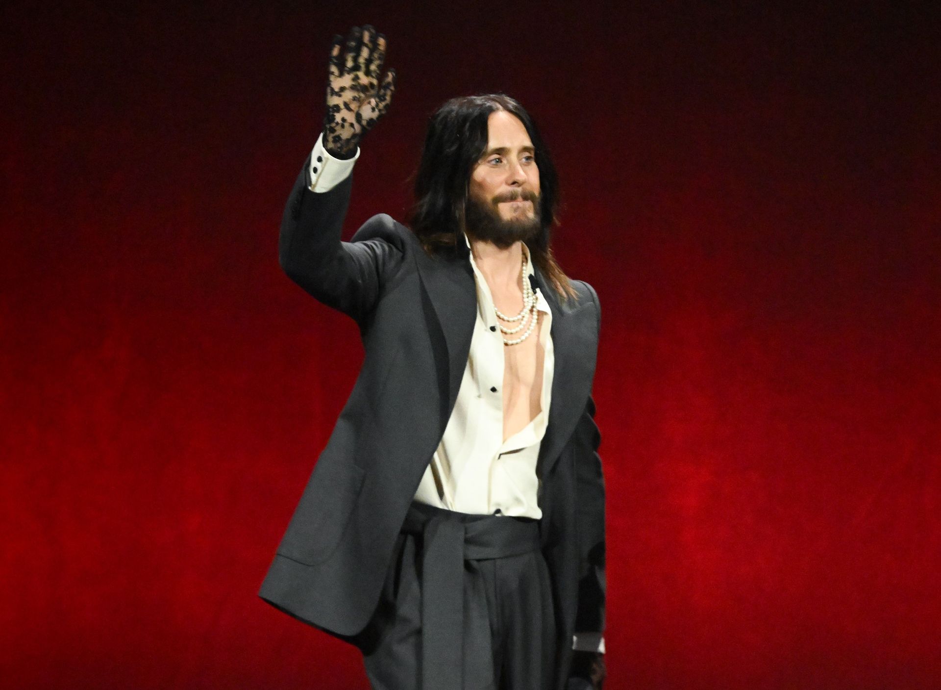 Jared Leto zaprzecza oskarżeniom o molestowanie. Oskarżyło go dziewięć ...