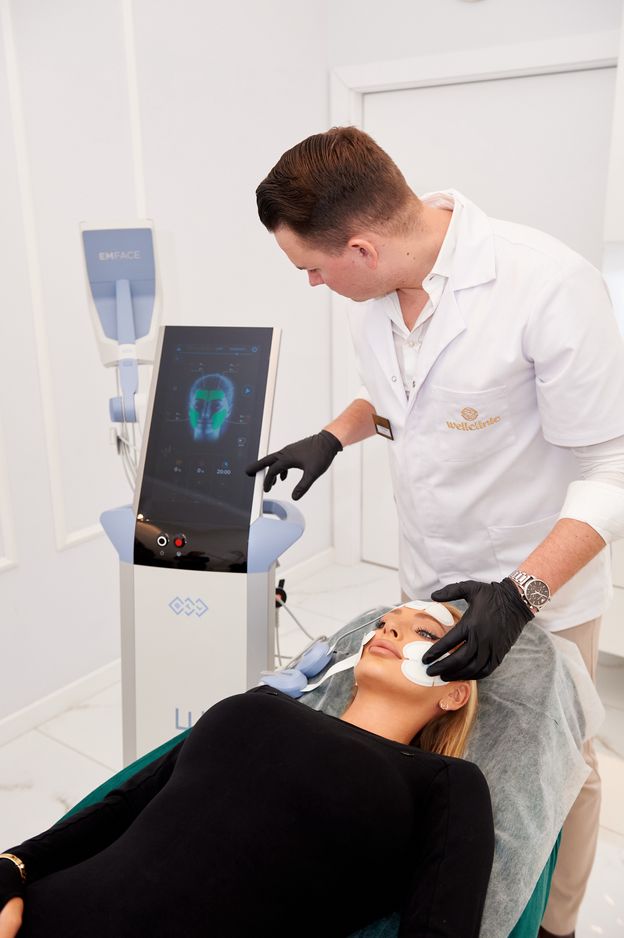 Anna Adamska i Julia Nowakowska pokochały ten zabieg! W 20 minut ...