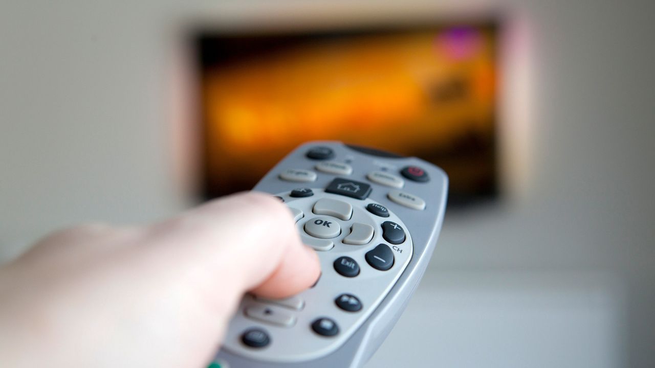 Telewizor 32 cale: jak wybrać? Doradzamy