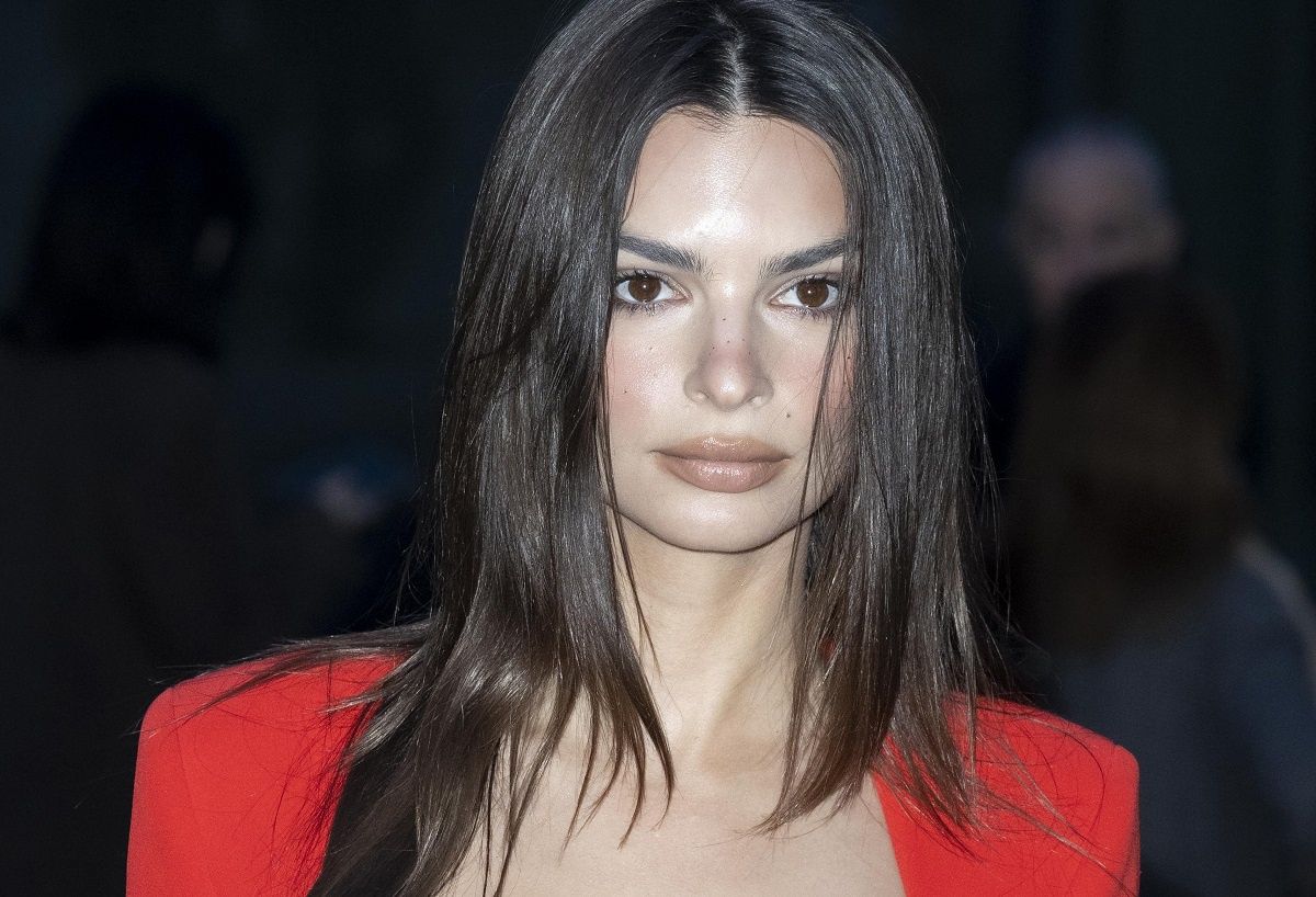 Emily Ratajkowski Pokaza a Si Nago Pozuje Z Ci owym Brzuchem WP