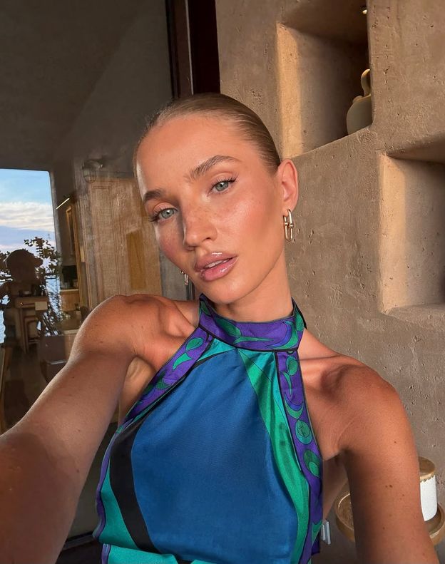 Agata Sieramska pręży sześciopak na fotkach z wakacji. Petarda? - Pudelek