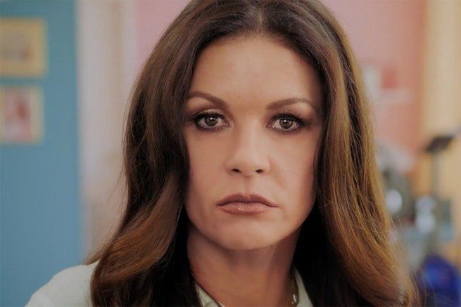 "Queen America" z Catherine Zetą-Jones. Premiera 21 listopada na Facebooku