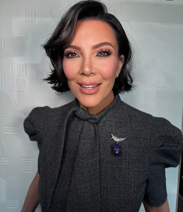 Kris Jenner prezentuje odmłodzoną twarz po liftingu, a fani porównują ...