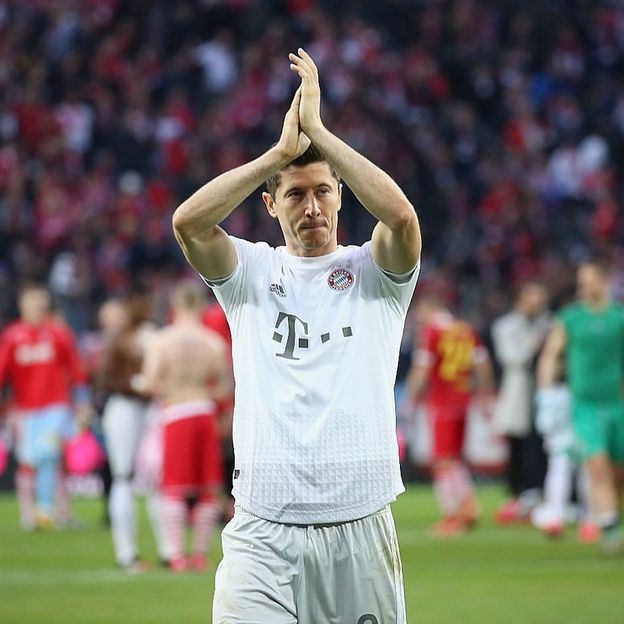 Robert Lewandowski chwali się postępami w rehabilitacji: "Krok po kroku ...