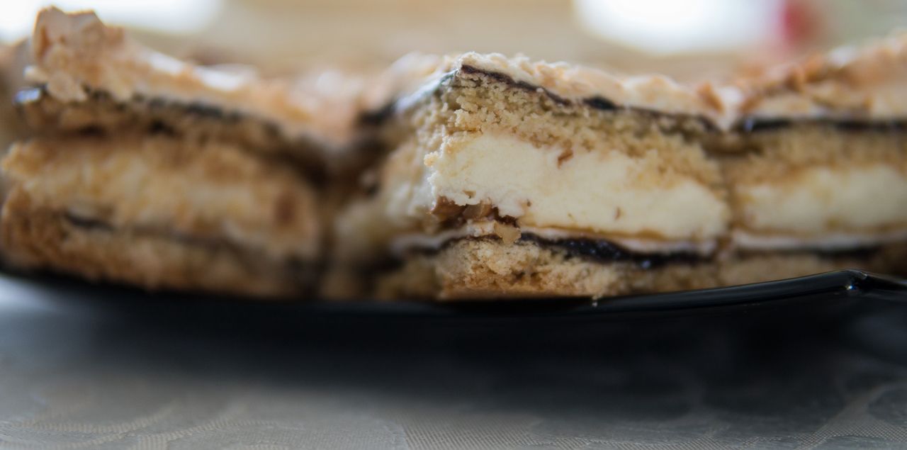 Ciasto pychotka. Ukochany klasyk zrobisz teraz bez pieczenia w kilka chwil