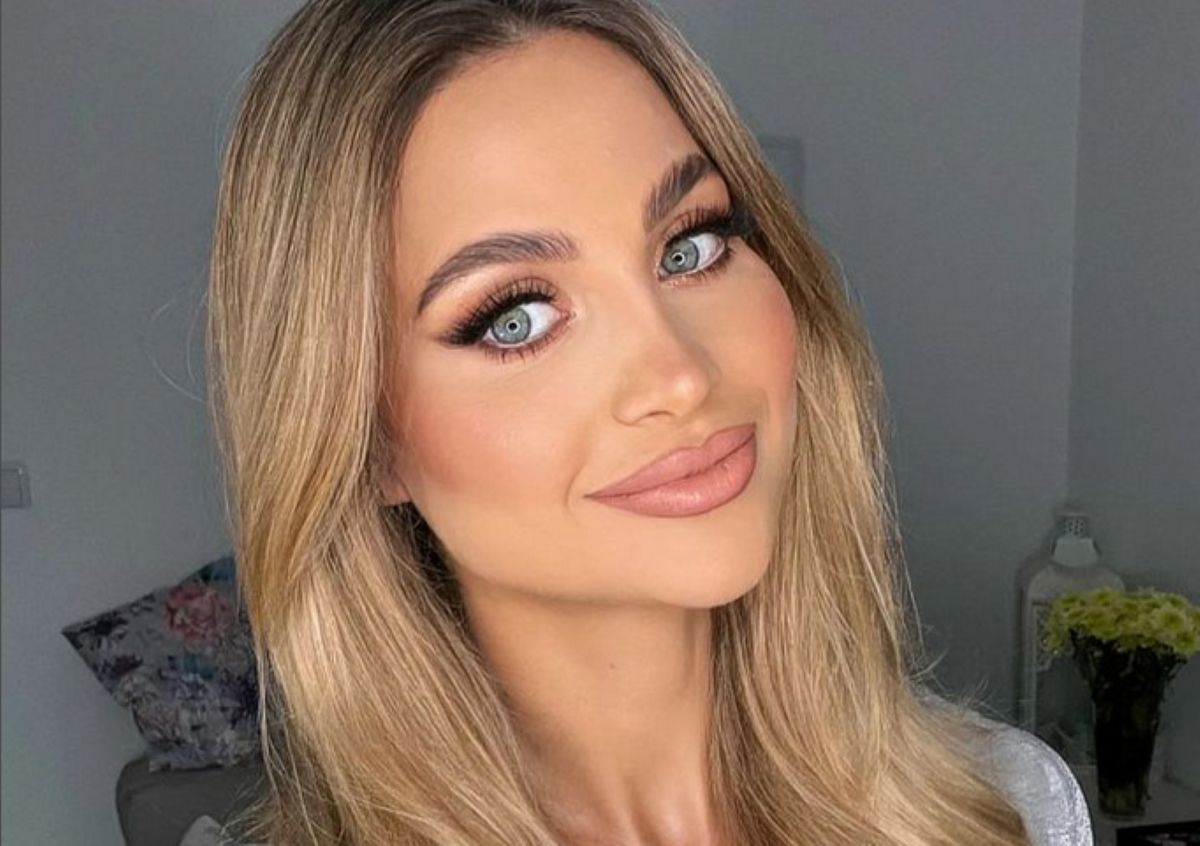 Hanna Żudziewicz pod palmami. Skomentowała swój biust - WP Teleshow