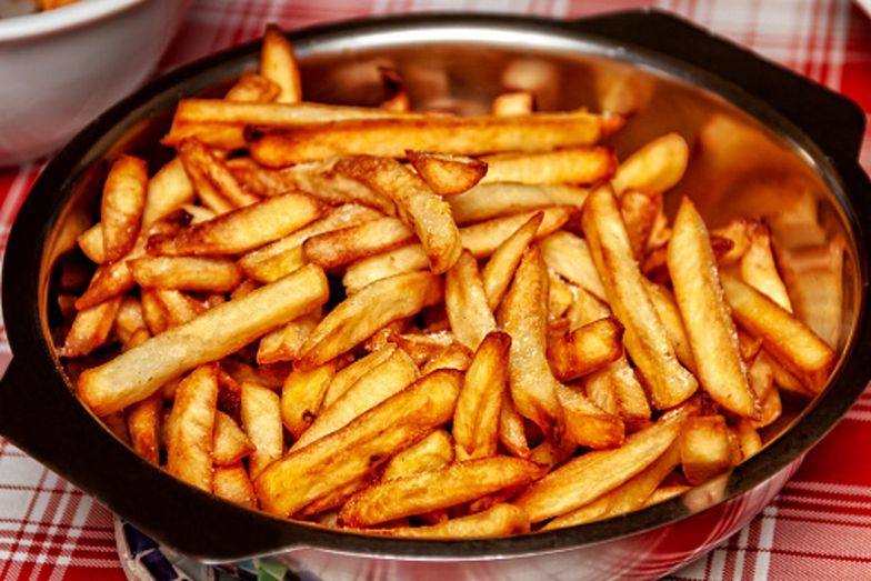 Przepis na idealne domowe frytki. Jest bardzo prosty - o2 - Serce Internetu