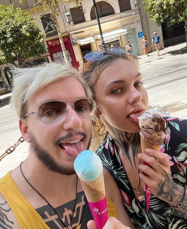 Gimper żyje w otwartym związku. Sheeya się przyznała - Pudelek