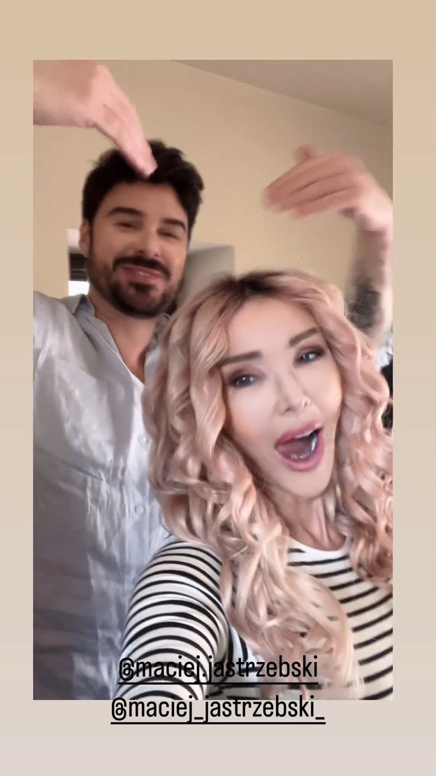 Ewa Minge pożegnała rudy kolor włosów. Porównała się do "starej baby ...