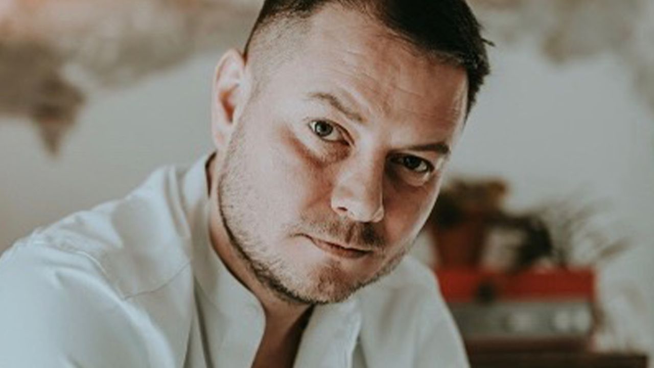 Bartek Wrona z Just 5 w szpitalu! Pojawiło się pilne oświadczenie Bartek Wrona z Just 5 w szpitalu! Pojawiło się pilne oświadczenie
