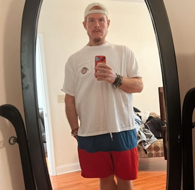 Schudł ponad ćwierć tony. Na zdjęciach "przed" i "po" wygląda jak inna ...